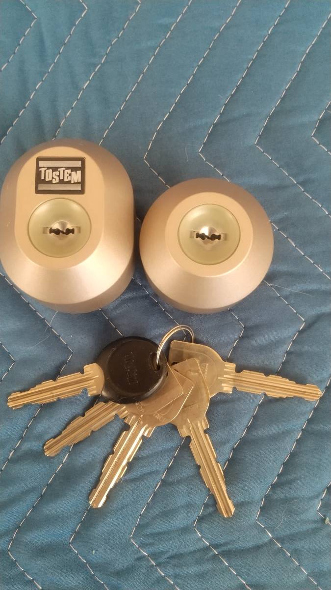 【傷や汚れあり】中古 TOSTEM MIWA UR 2個同一シリンダー錠 キー5本付き DDZZ1004の落札情報詳細 - ヤフオク落札価格検索 オークフリー