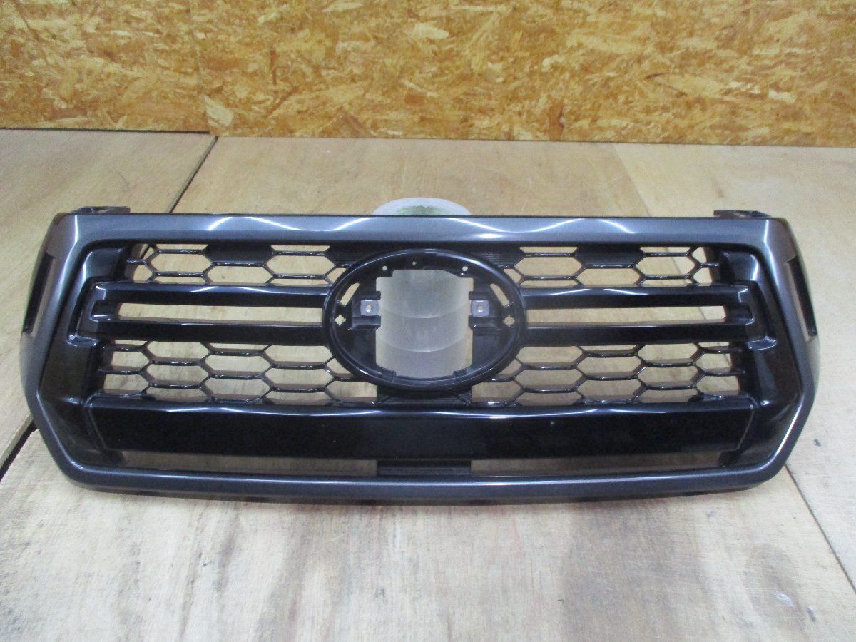 【目立った傷や汚れなし】即決 ハイラックス GUN125 前期 グリル 純正 53111‐YP090/53100‐YP030 Zブラックラリー ...