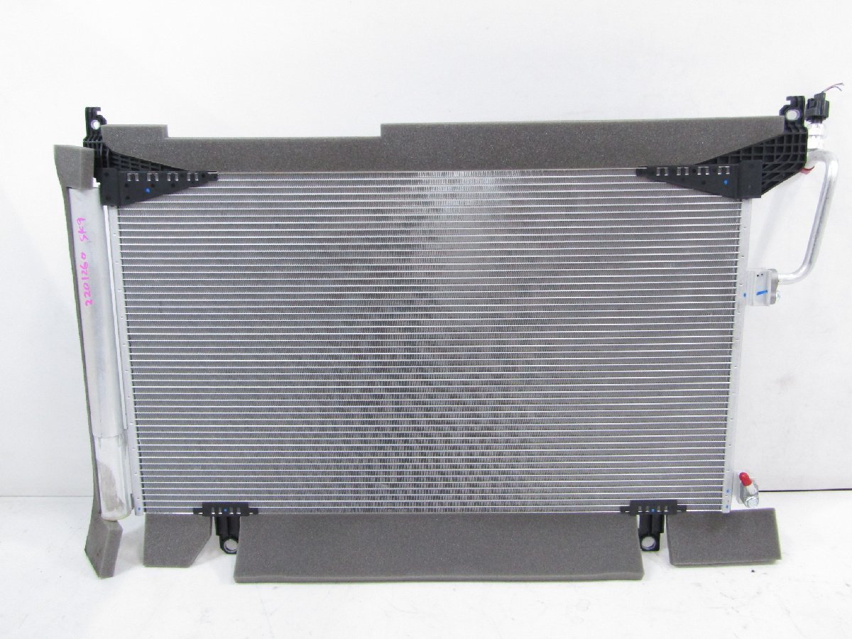 【やや傷や汚れあり】 [G111 E1脇]【海外仕様 左ハン】スバル SK9 フォレスター クーラーコンデンサー エアコンコンデンサー ...