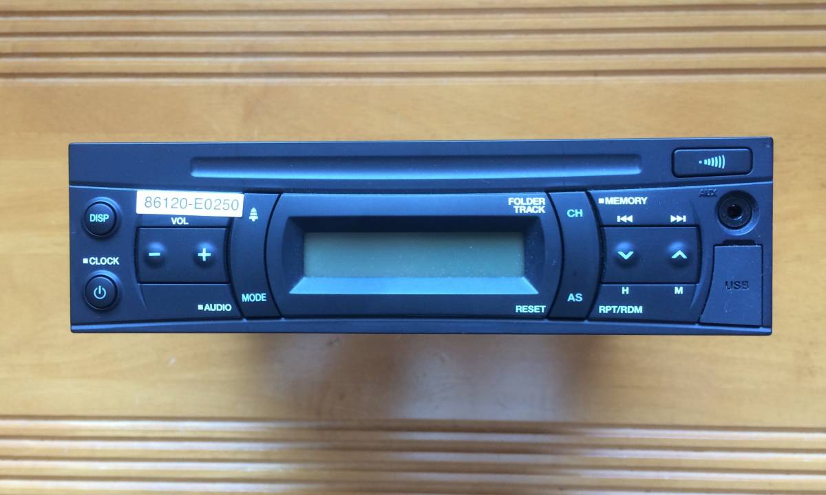 【未使用に近い】【新車取外品】 24V ラジオAM/FM USB,AUX付 日野・いすゞ・ふそう・UD可 86120 E0250 14ピンカプラーの落札情報詳細 - ヤフオク落札価格検索 オークフリー