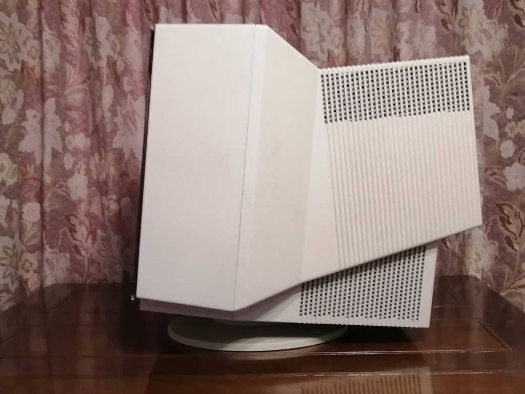 【やや傷や汚れあり】★EIZO E55D ダイヤモンドトロン 17インチ 動作品★きれいですがジャンク扱い の落札情報詳細| ヤフオク落札価格情報 オークフリー