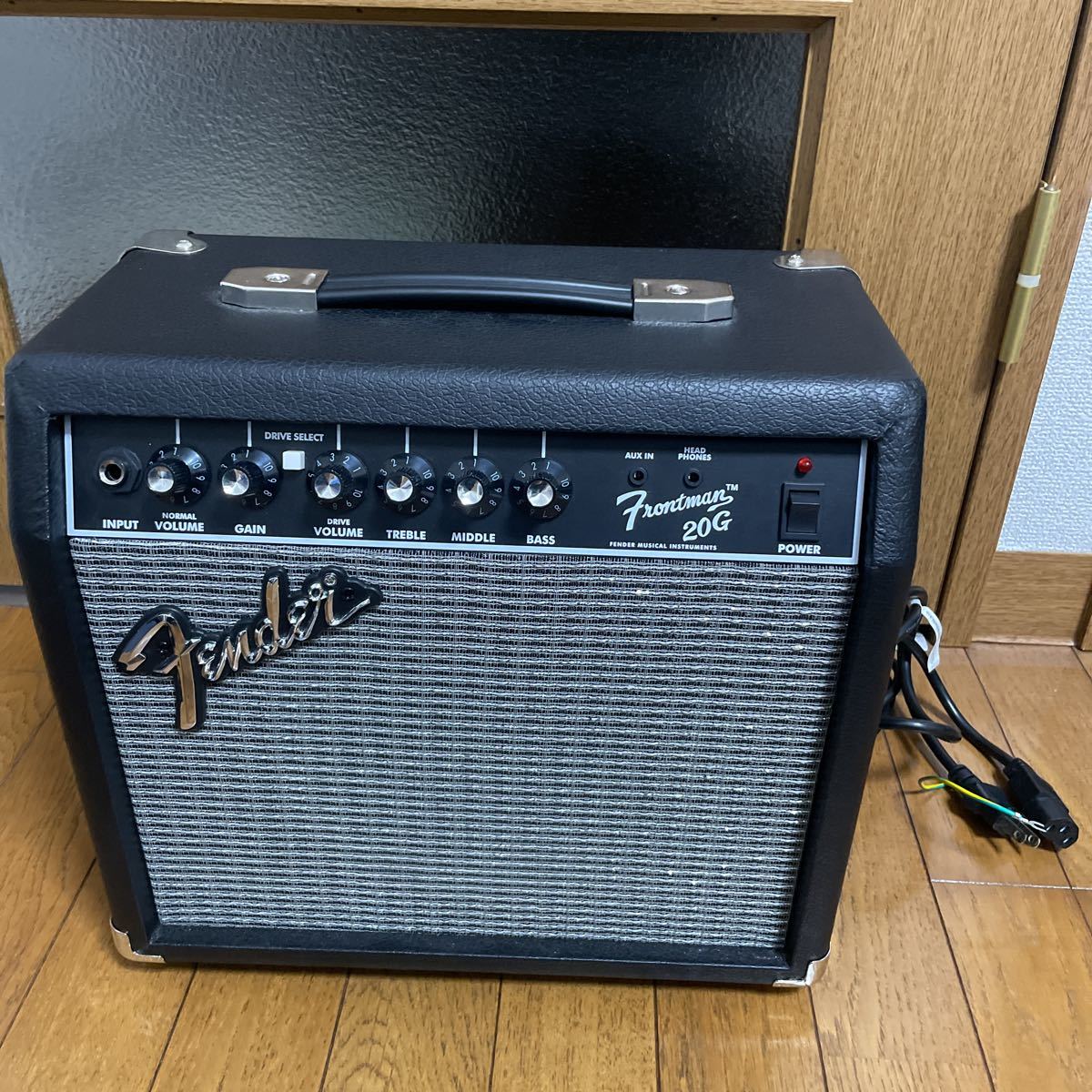 【目立った傷や汚れなし】稀少ギターアンプ!! FENDER USA フェンダー Frontman フロントマン 20G 音響機材 3EQ ...