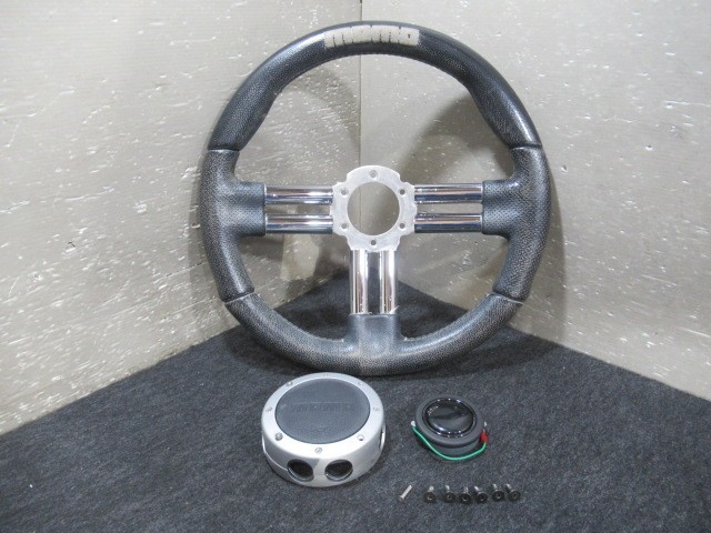 【中古】33934 E11 ノート 前期 MOMO モモ ステアリング 擦れハゲ有 中央部取り付け部折れ有の落札情報詳細 - ヤフオク落札価格 ...