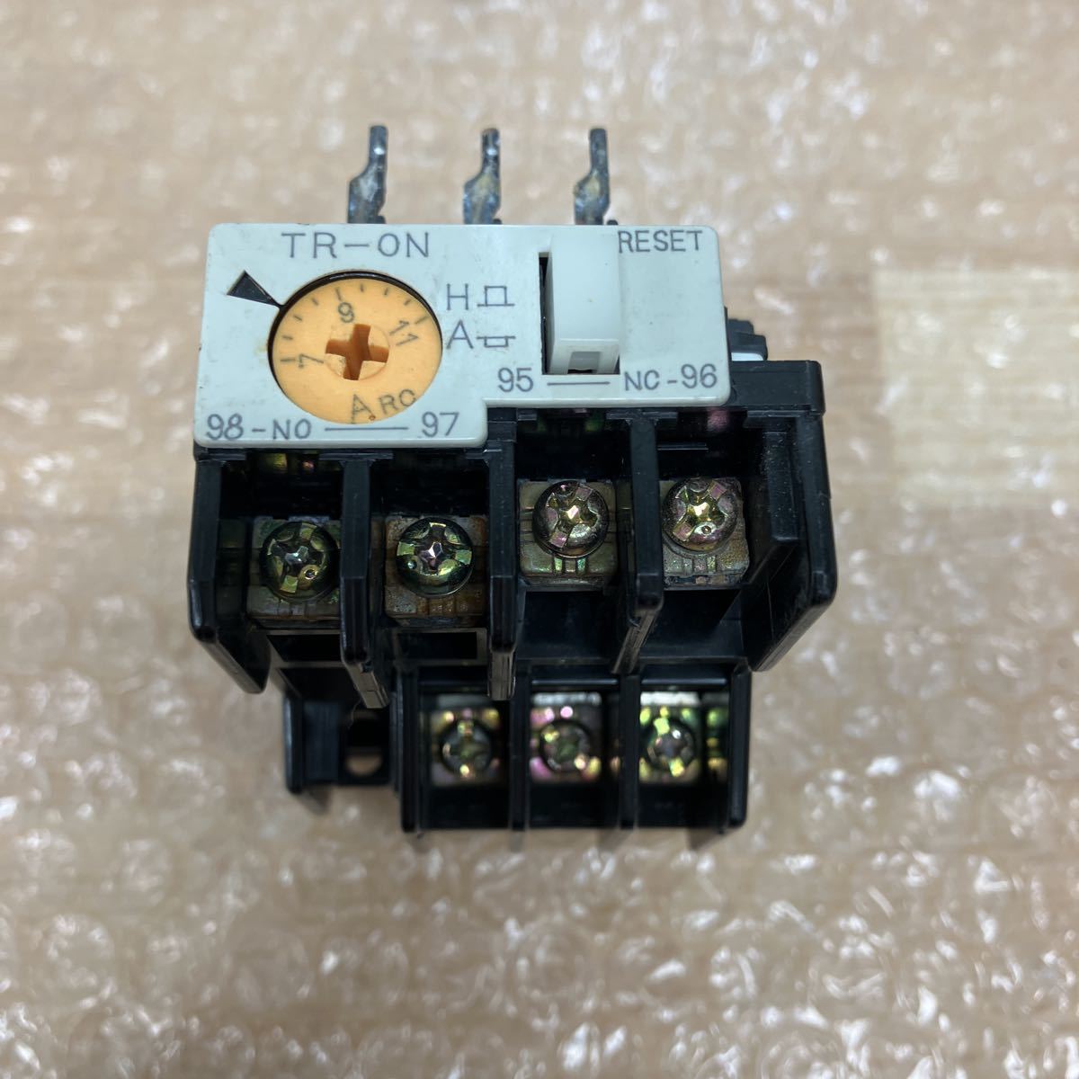 【やや傷や汚れあり】Fuji 富士電機 TR-0N 電磁開閉器サーマルリレー C-134の落札情報詳細 - ヤフオク落札価格検索 オークフリー