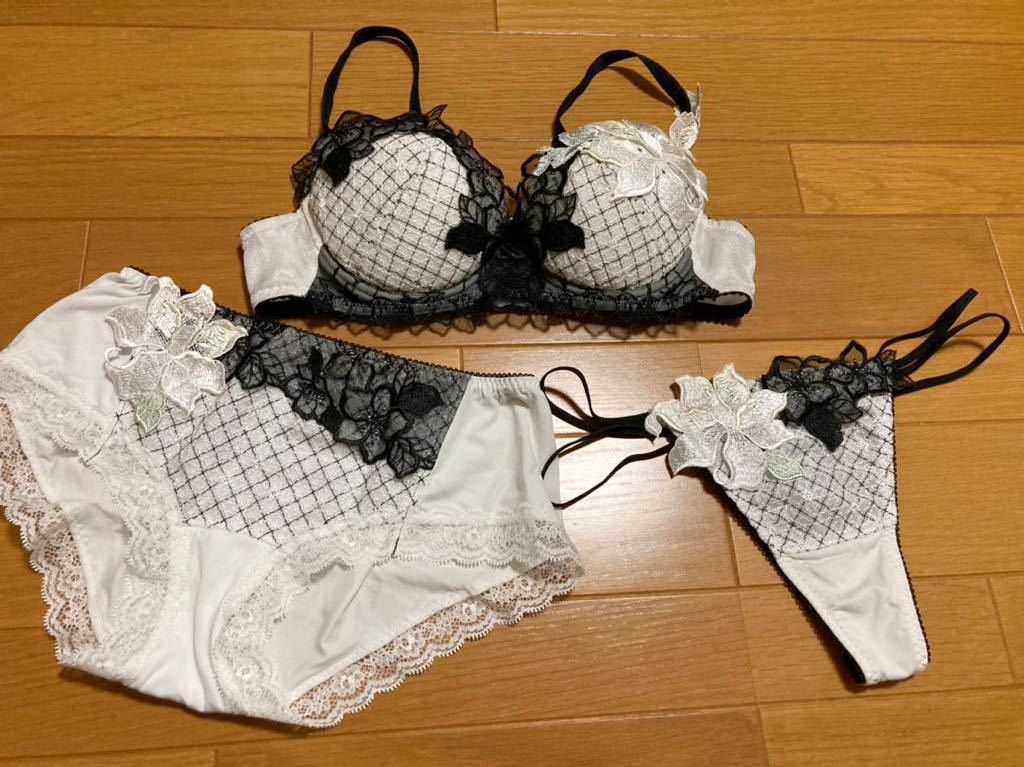 【未使用】ワコール サルート 07G シャンソン C75 ショーツ2点セット WHの落札情報詳細 - ヤフオク落札価格検索 オークフリー