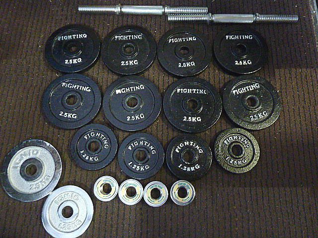 【傷や汚れあり】T82.6 ファイティングロード FIGHTINGROAD ダンベル プレート 2.5kg×8枚/1.25kg×4枚 プレート総重量25kg IGNIOおまけ付 バー2本 穴径 ...