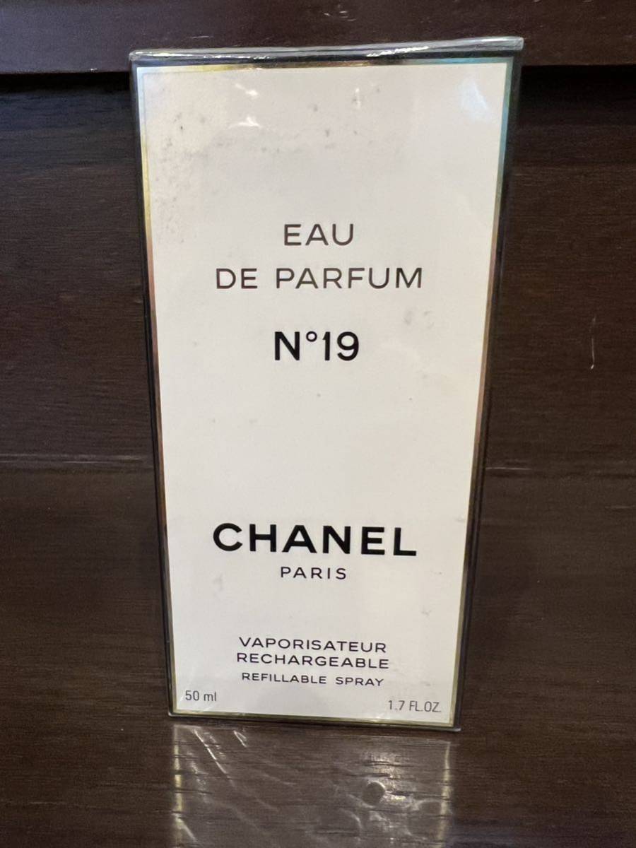 【未使用】☆CHANEL N°19 EAU DE PARFUM VAPORISATEUR RECHARGEABLE REFILLABLE SPRAY 50ml 未使用の落札情報詳細 ...
