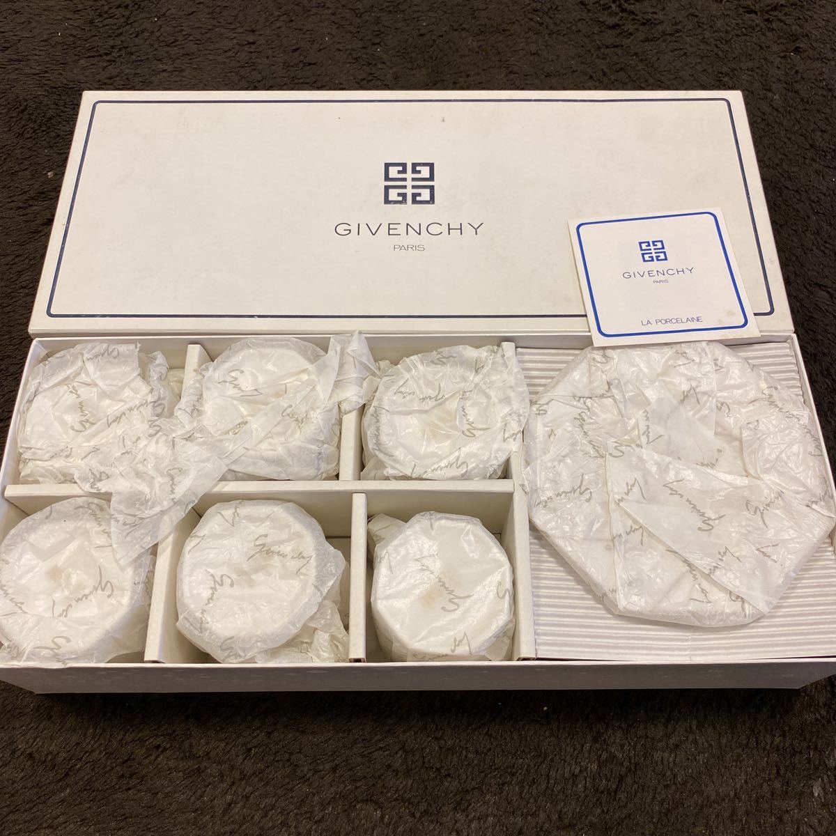 【未使用に近い】【S277】 GIVENCHY カップ&ソーサー コーヒーカップ 箱付き 未使用の落札情報詳細 - Yahoo!オークション落札価格検索 オークフリー