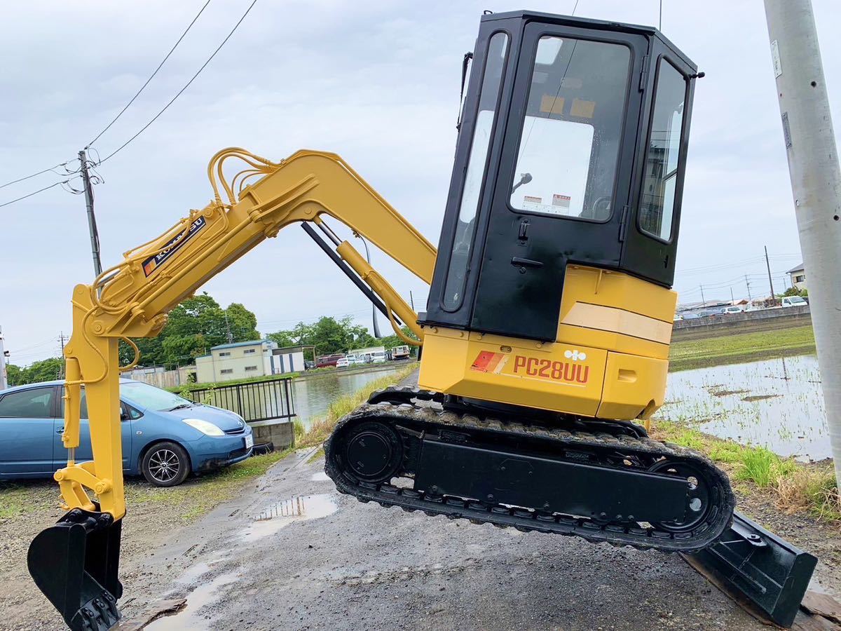 【傷や汚れあり】コマツ PC28UU-1稼働時間2595h ★キャビンタイプ ★ワイパー稼働 ★ヒーター稼働 ★ゴムクローラー山有り ミニユンボ 油圧ショベル KOMATSUの落札情報詳細 ...