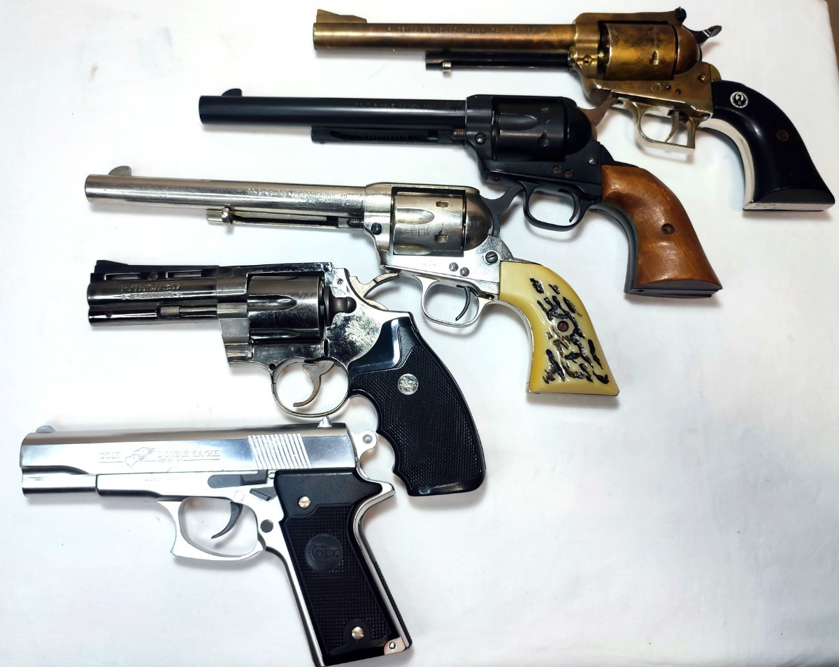 【やや傷や汚れあり】【モデルガンセット】Colt Single Action Army 45 44 Magnum Python 357 ...