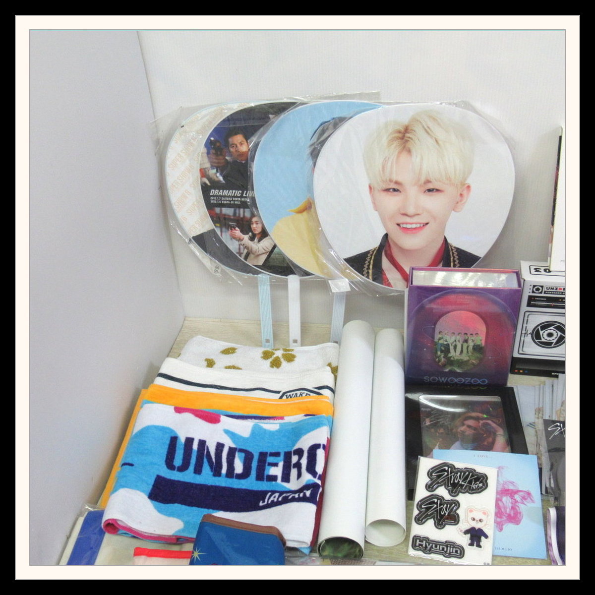 【傷や汚れあり】 [大量]BTS/SEVENTEEN/Stray Kids/NCT 他 K-POP グッズセット トレカ フォトカード うちわ ...