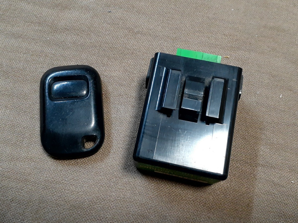 【傷や汚れあり】HM1 バモス リモコンキーセット キーレス レシーバー G8D-451H-A OMRON G8D-451H-3B ホンダ ...