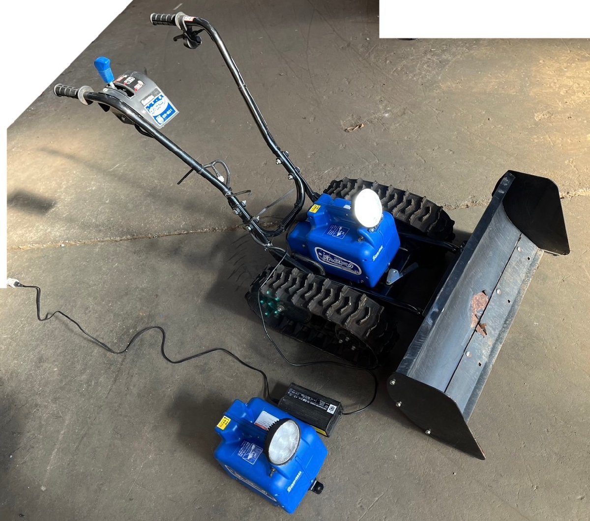 【やや傷や汚れあり】Sasaki ER-801 オスーノ 電動 ラッセル 除雪機 バッテリー 排土板 ササキ 【現状品】の落札情報詳細 - Yahoo!オークション落札価格検索 オークフリー