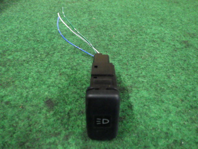 【やや傷や汚れあり】送料無料 売り切り LE-S210P ハイゼット S200P 作業灯 スイッチ 05-12-19-214 C3-G4-3A ...