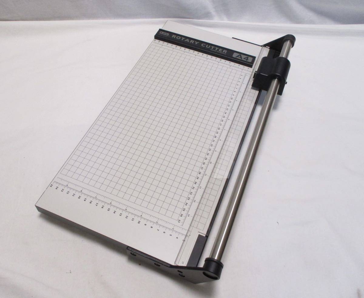 ★中古品 LION ライオン ROTARY CUTTER ロータリーカッター 裁断機 RC-B4 新品替え刃付きの落札情報詳細 - ヤフオク ...