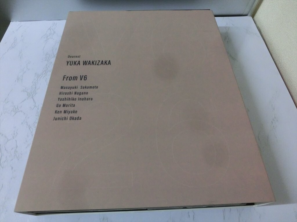 【やや傷や汚れあり】BO【EE-004】【80サイズ】 V6 Very6 BEST 名前入りスペシャルBOX/9CD+4DVD/キャンバスマグネット・缶バッジ付/邦楽の落札情報詳細 ...