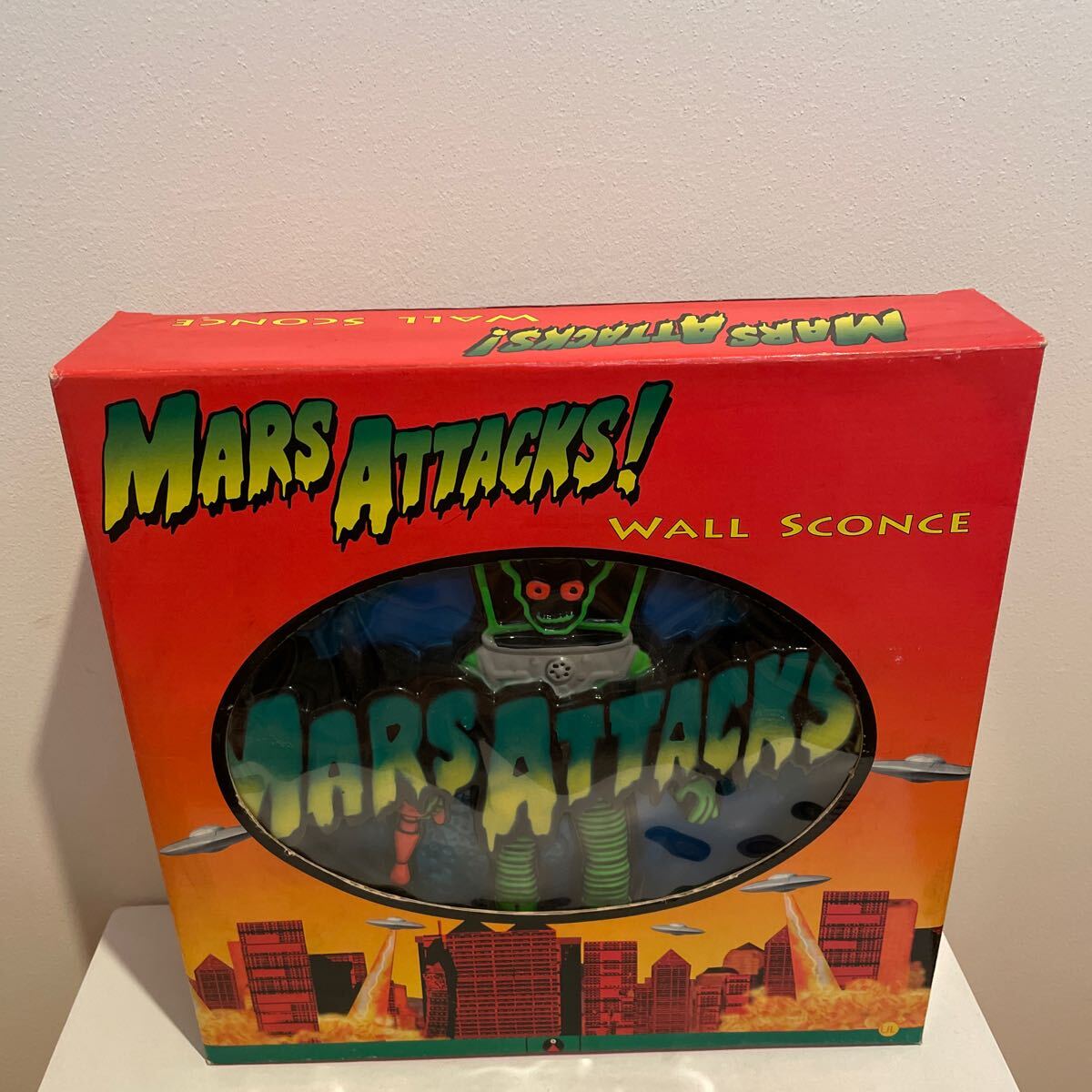 【傷や汚れあり】マーズアタック MARS ATTACKS! WALL SCONCE 動作未確認の落札情報詳細 - ヤフオク落札価格検索 オークフリー