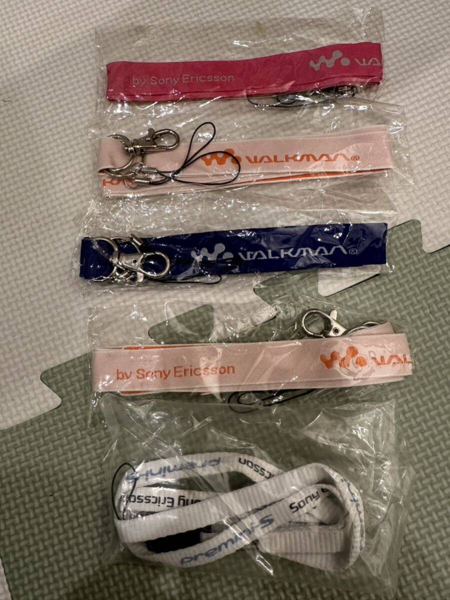 【未使用】Sony Ericsson WALKMAN ストラップ 新品未開封 4個 ＋ premini-s ストラップ 1個 未使用 ソニー ...