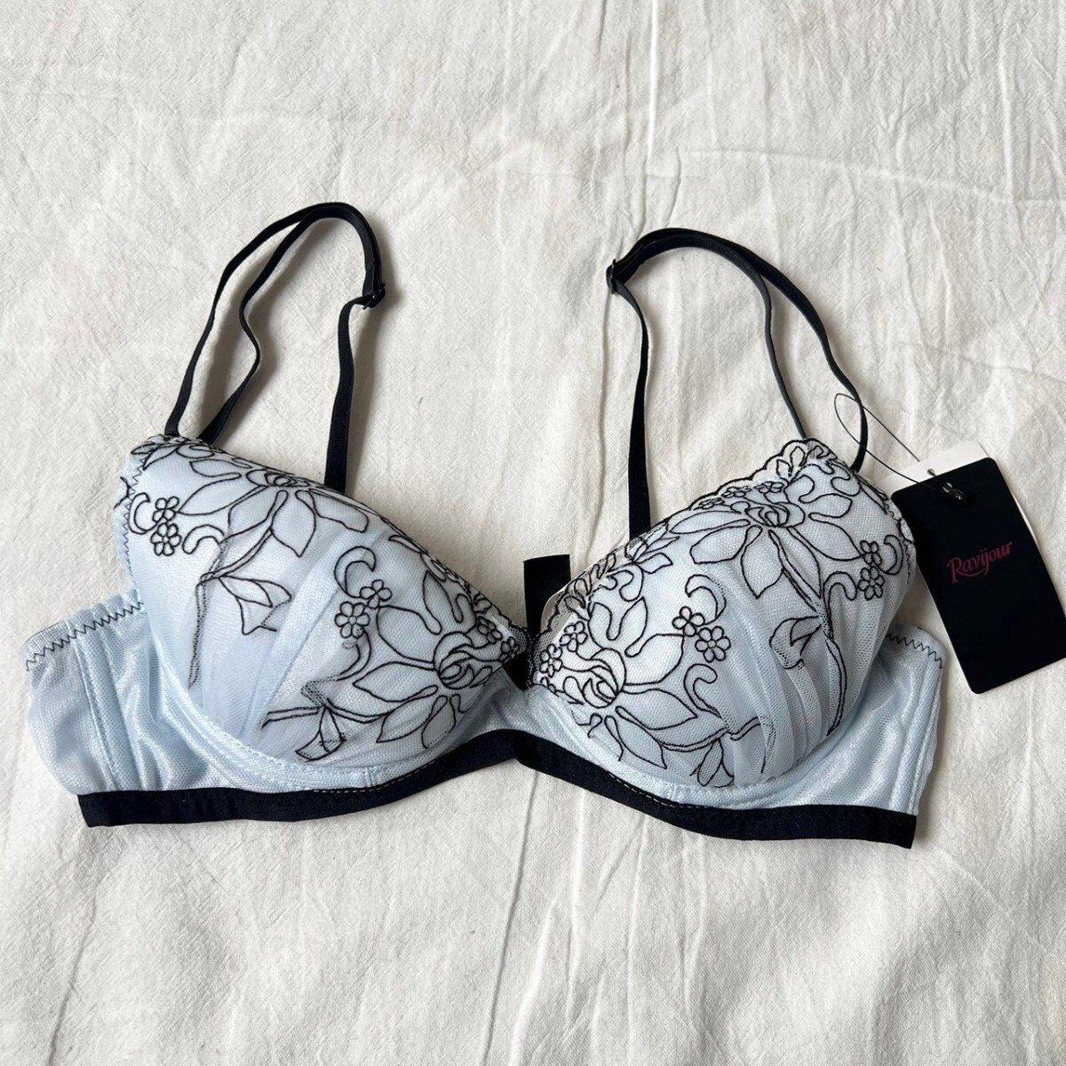 【未使用】【送料無料】★ravijour ★ラヴィジュール ★高級品★タグ付き新品未使用品★ブラジャー ★下着 ★b65 70 ライトブルー
