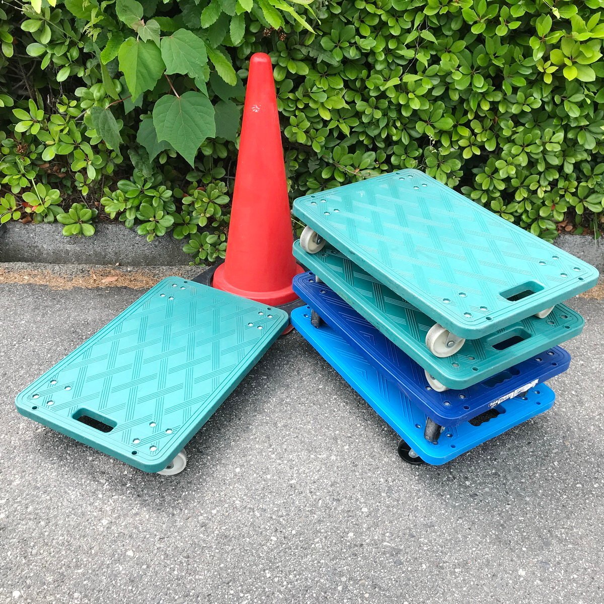 【傷や汚れあり】春清f827 バンラック他 平台車 キャスター台車 緑(MP-600)-3台 青-2台(※1台キャスター5輪) 使用荷重:100kg 運搬・倉庫等★計5台セットの落札情報詳細 ...