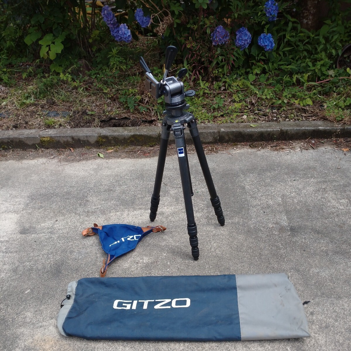 【やや傷や汚れあり】★☆ GITZO ジッツオ 三脚 G112 made in france★☆の落札情報詳細 - Yahoo!オークション ...