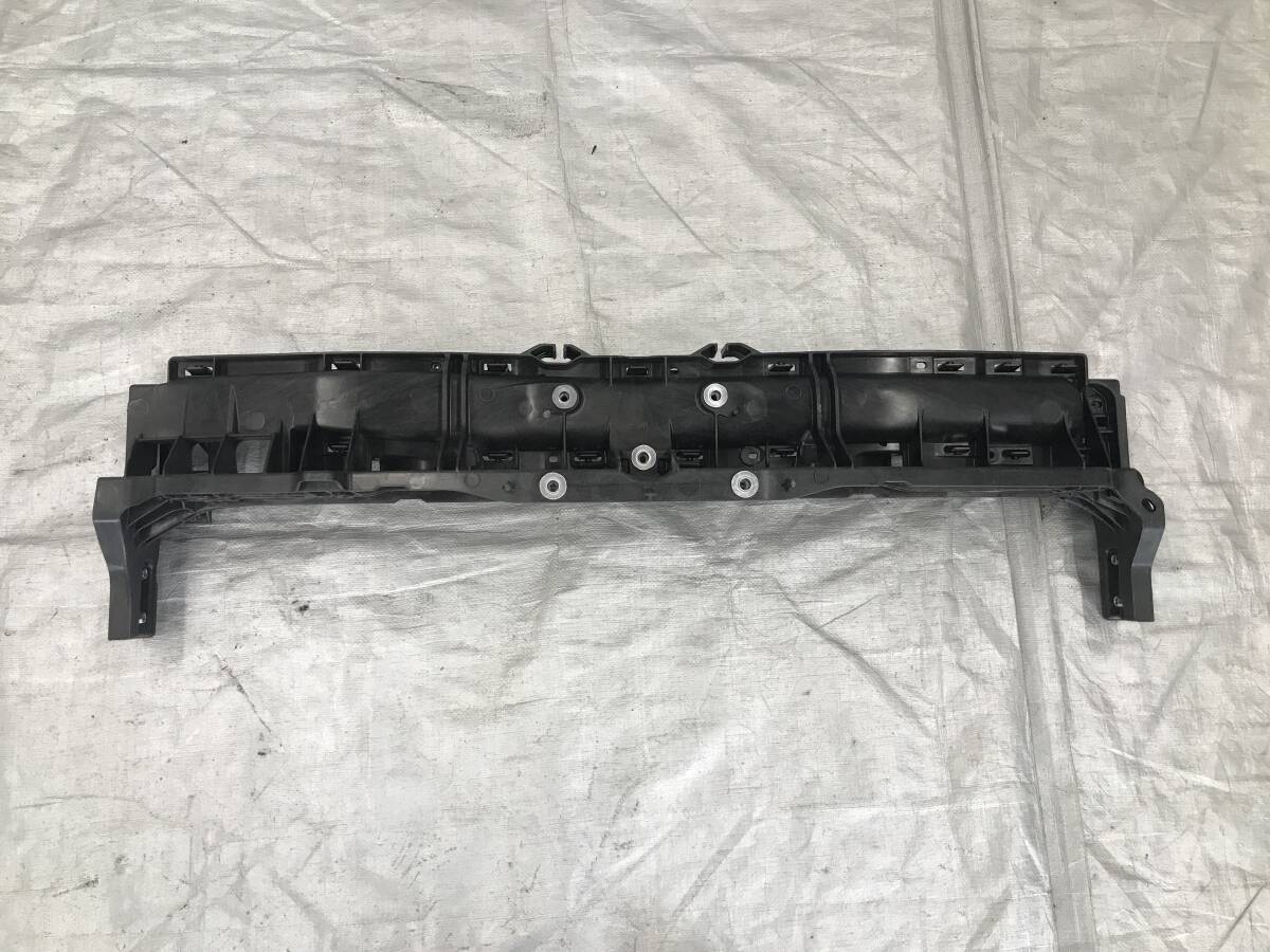 【やや傷や汚れあり】 2404-SJ60 ヤリス MXPA10 ヤリスクロス MXPH15 フロント ラジエーターコアサポート アッパー ...