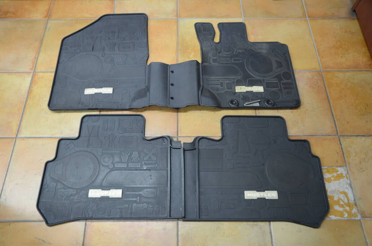 【目立った傷や汚れなし】スズキ純正 ハスラー MR31S MR41S フロアマット 1台分 フロント リア 4枚 ラバーマット ゴムマット ...