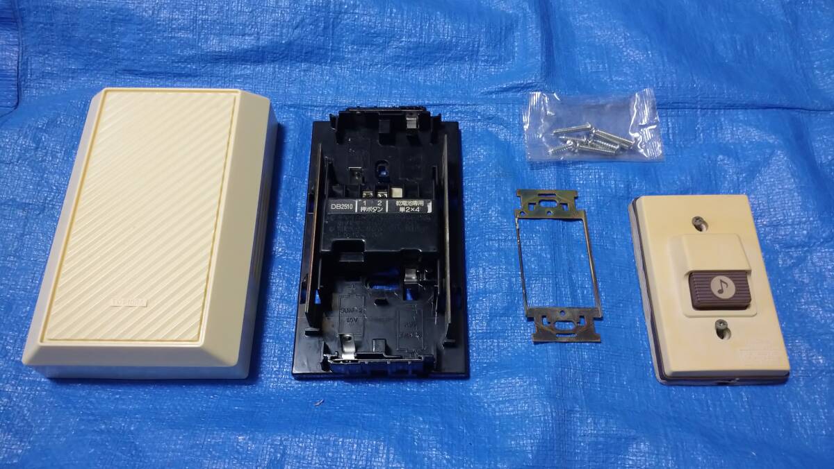 【傷や汚れあり】東芝 ナショナル インターホン ドアホン ピンポン チャイム DB2340 押しボタン 乾電池式 動作確認 乾電池 WNHD ...