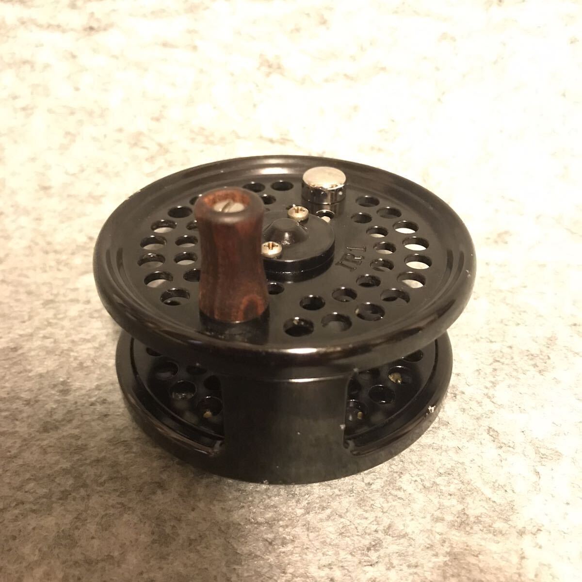 【やや傷や汚れあり】※動作良好！中古良品 ISLANDER IR1 ブラック ＃4番前後の小型フライリール MADE IN CANADA ...