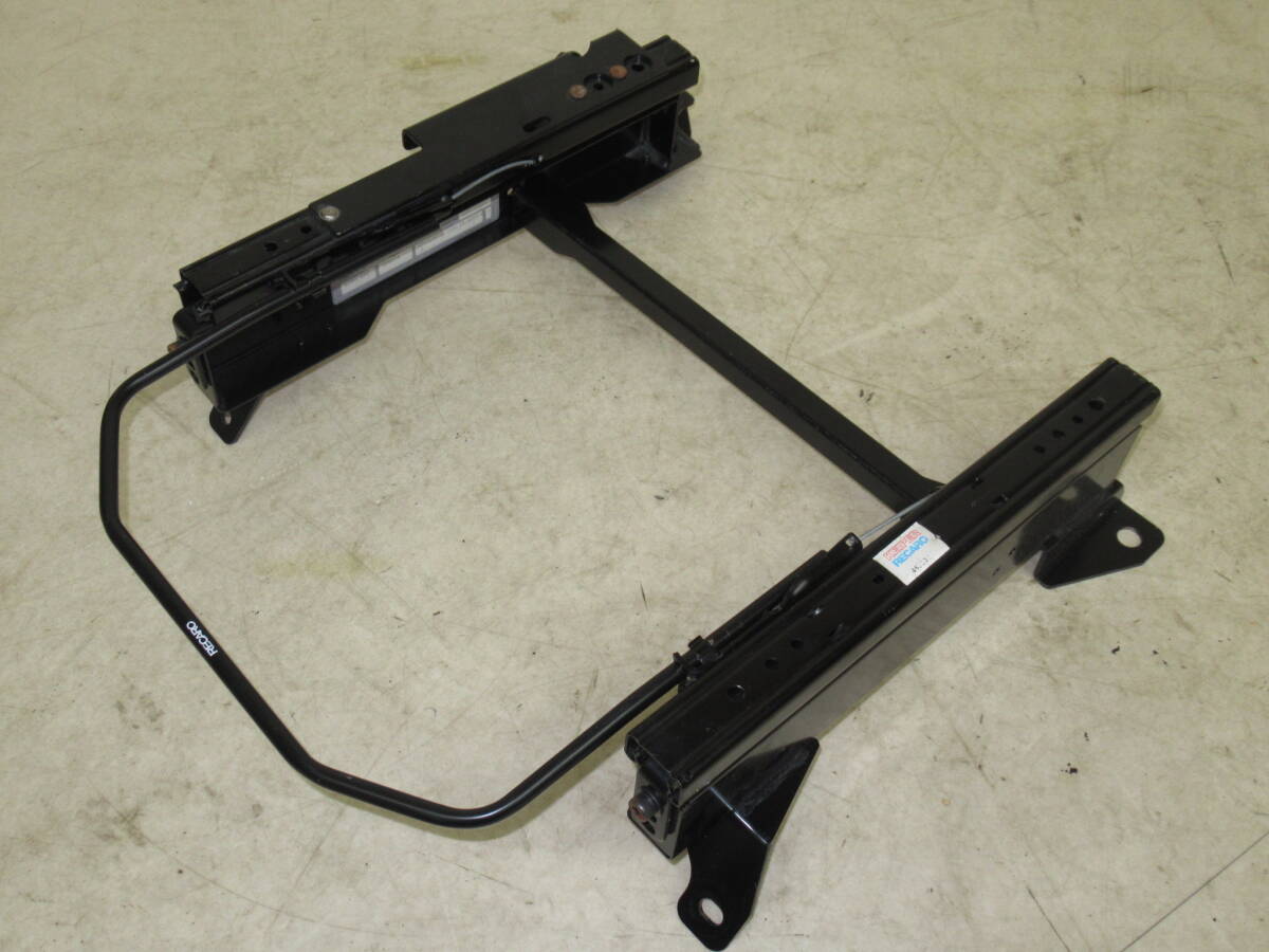 【やや傷や汚れあり】全国送料無料！C10・15パッソ M300系ブーン用RECARO底止めタイプシートレール左側(助手席側)のみ中古品 レカロ 2080.832.1 エルゴメド他の落札情報詳細 ...