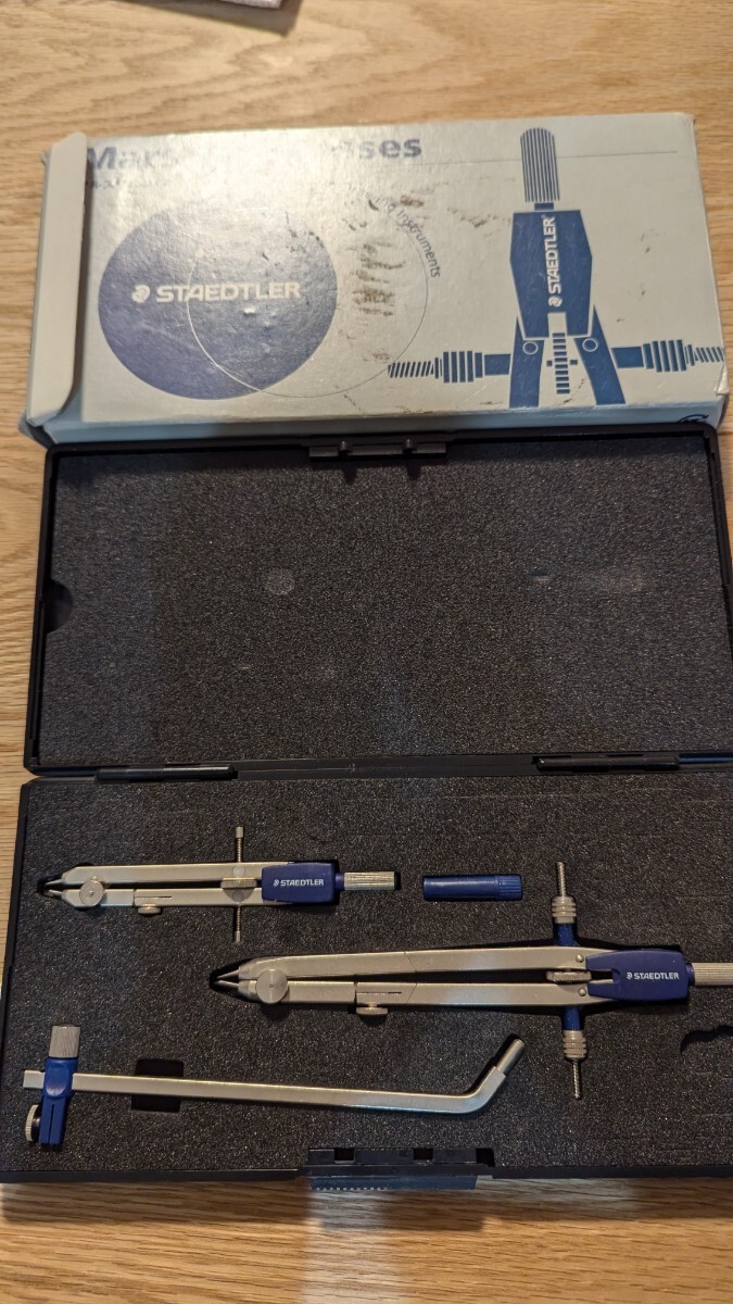 【目立った傷や汚れなし】 STAEDTLER Drawing instrument★ステッドラー コンパス/製図用/2個/文具の落札情報詳細 ...