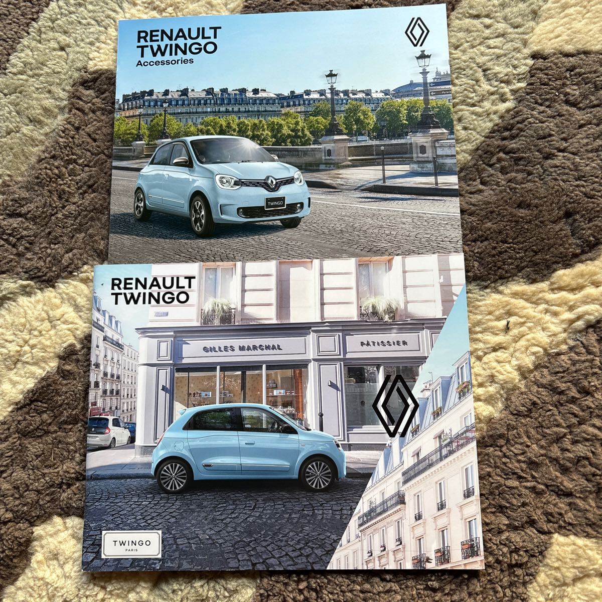 【目立った傷や汚れなし】RENAULT. トゥインゴ. 2022.6. カタログの落札情報詳細 - Yahoo!オークション落札価格検索 オークフリー