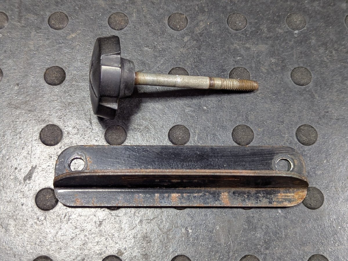 【傷や汚れあり】 カワサキ W1SA 純正 サイドカバーステー ノブ 昭和48年式 検索 W1 W1S W3 [R070128]の落札情報詳細 - Yahoo!オークション落札価格検索 オークフリー