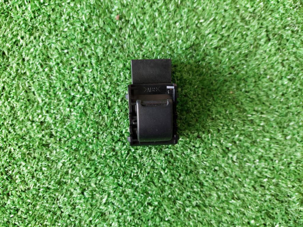 【目立った傷や汚れなし】スズキワゴンR⑥ CBA-MH21S パワーウインドウスイッチ助手席（動作確認済）初年度登録：平成17年の落札情報詳細 - Yahoo!オークション落札価格検索 オークフリー