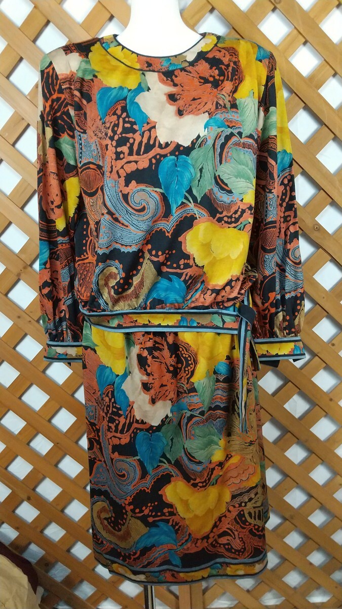 【目立った傷や汚れなし】【3-35】LEONARD レオナール トップス スカート セットアップ Mの落札情報詳細 - Yahoo!オークション落札価格検索 オークフリー