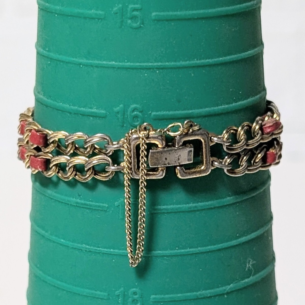 【やや傷や汚れあり】CELINE D2901-3 セリーヌ ゴールド レディースクオーツ腕時計 セリーヌ ゴールド文字盤 馬車ロゴ 2針 稼働 ...