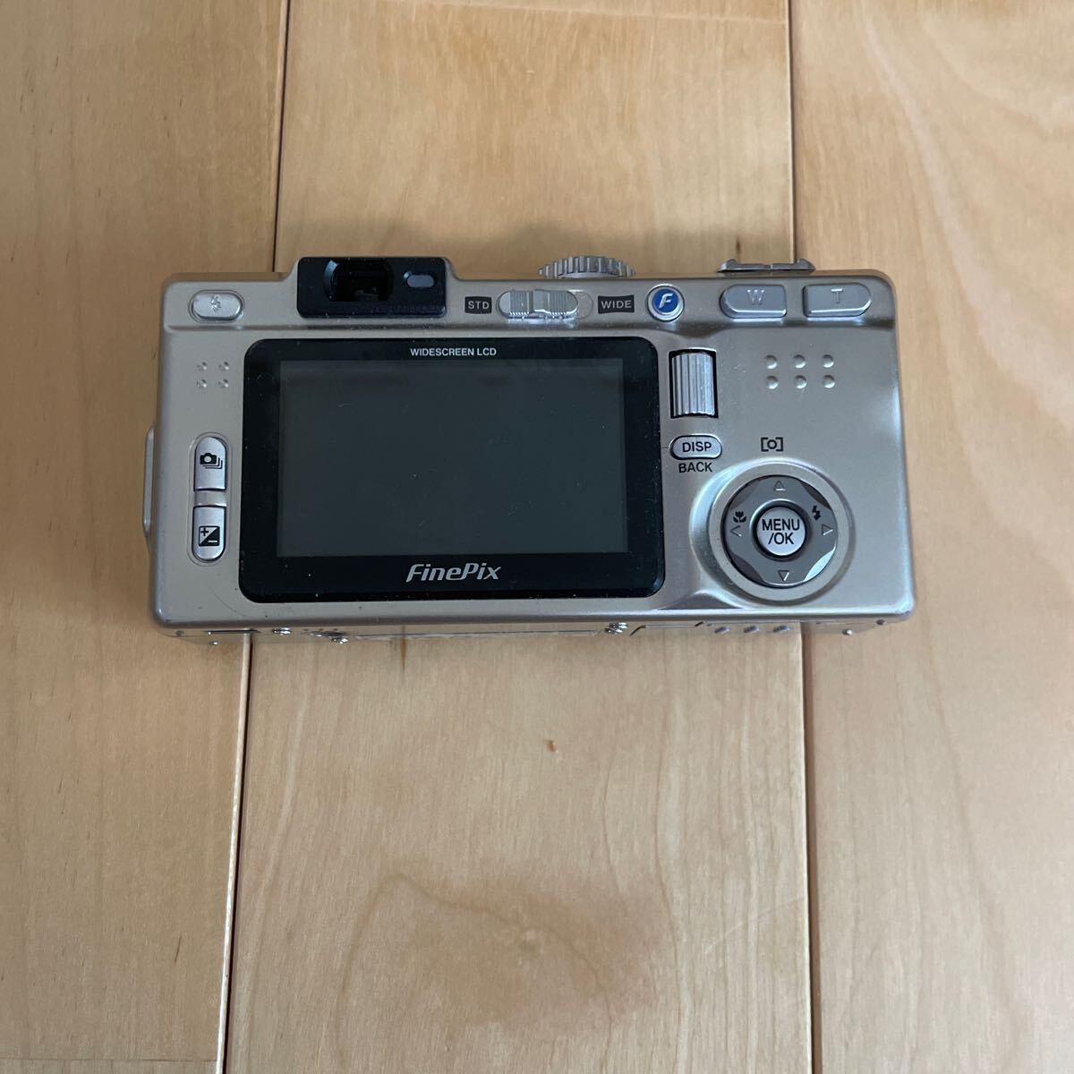 【全体的に状態が悪い】FUJIFILM 富士フィルム FinePix F710 ファインピクス コンパクトデジタルカメラ 620万画素/光学4倍/2.1型ワイド/スーパーCCD ジャンク品の ...