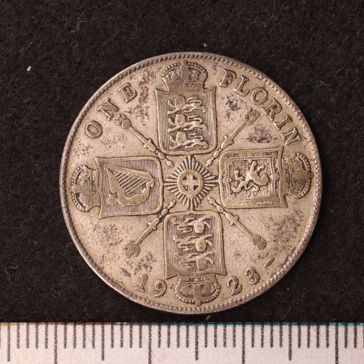 【傷や汚れあり】*[令]KM#817/イギリス ジョージ5世 1フローリン銀貨（1923）11.31g、28.3mm [E2942]7b5の ...