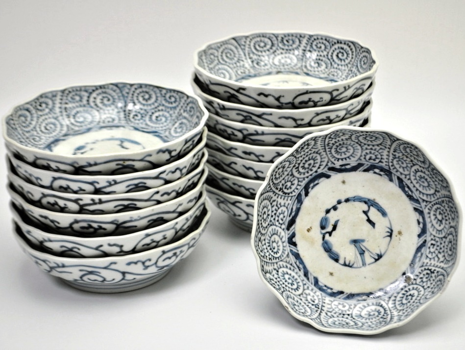 t1673 古伊万里 蛸唐草文 膾皿 14客 染付 骨董 古美術 食器 江戸時代の落札情報詳細 - Yahoo!オークション落札価格検索 オークフリー