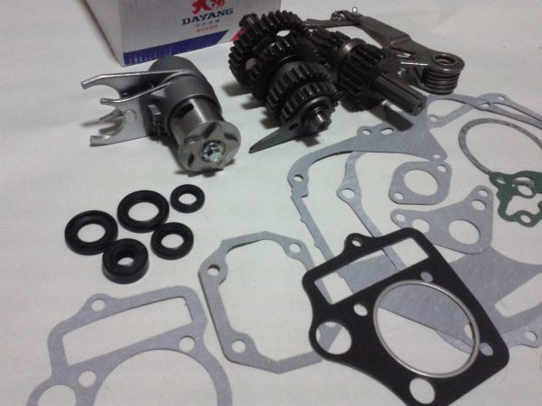 【新品】大バーゲン）ホンダ スーパーカブ C90 100EX互換 Dayang製ロータリー4速ミッション.ドラム.アーム.上下ガスケット ...