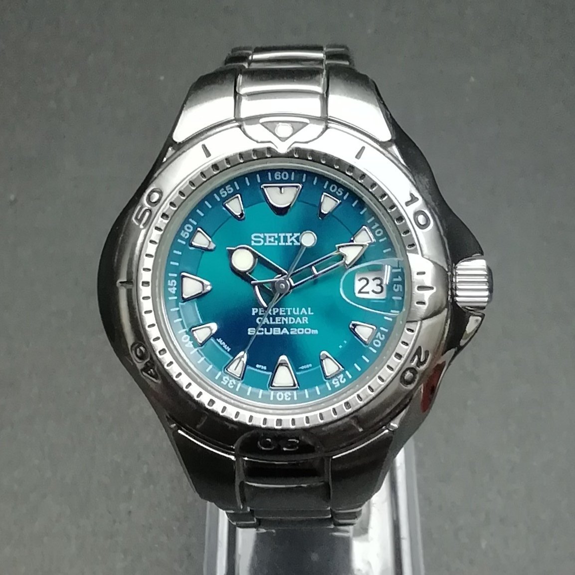 美品 SEIKO セイコー パーペチュアルカレンダー ピピンモデル スキューバ 200M 8F35-0030 クォーツ 青緑文字盤 デイト メンズ腕時計 純正の落札情報詳細 - Yahoo ...