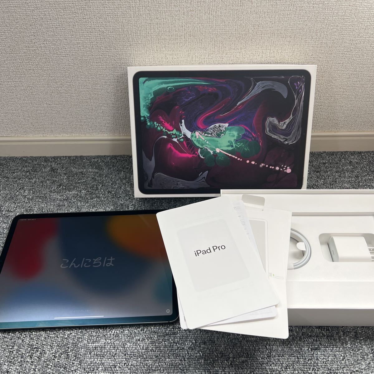 【目立った傷や汚れなし】【美品】Apple iPad Pro 11inch 256GB Wi-Fi + Cellular SIMフリー ...