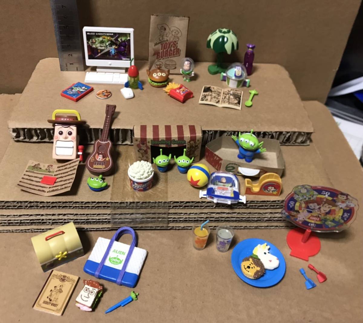 【やや傷や汚れあり】リーメント ディズニー トイストーリー Happyトイルーム ミニフィギュア 全8種類 コンプリートセット エイリアン バズ ウッディの落札情報詳細 - ヤフオク落札価格 ...