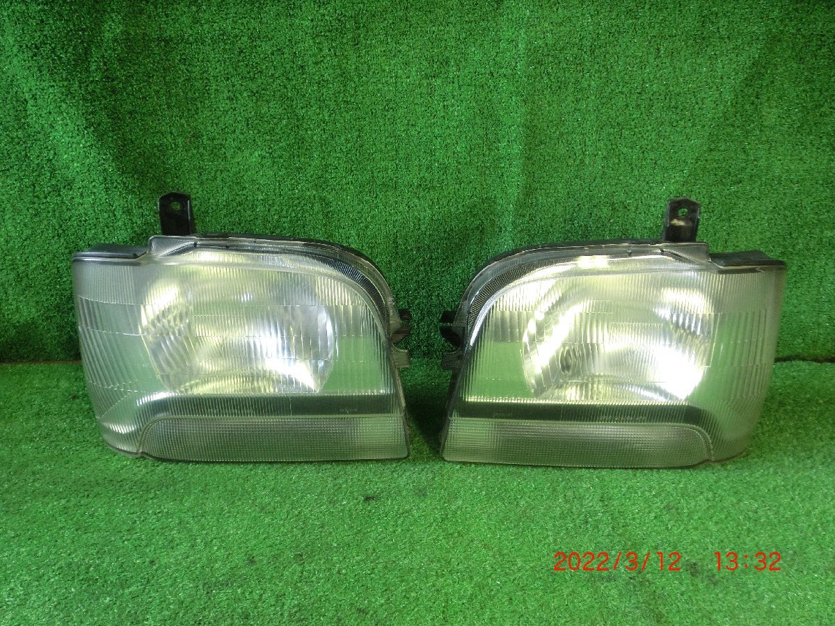 【やや傷や汚れあり】 スズキ エブリィ DA62V 【 純正 ヘッドライト ヘッドランプ 左右セット 】 KOITO 100-32624 ...