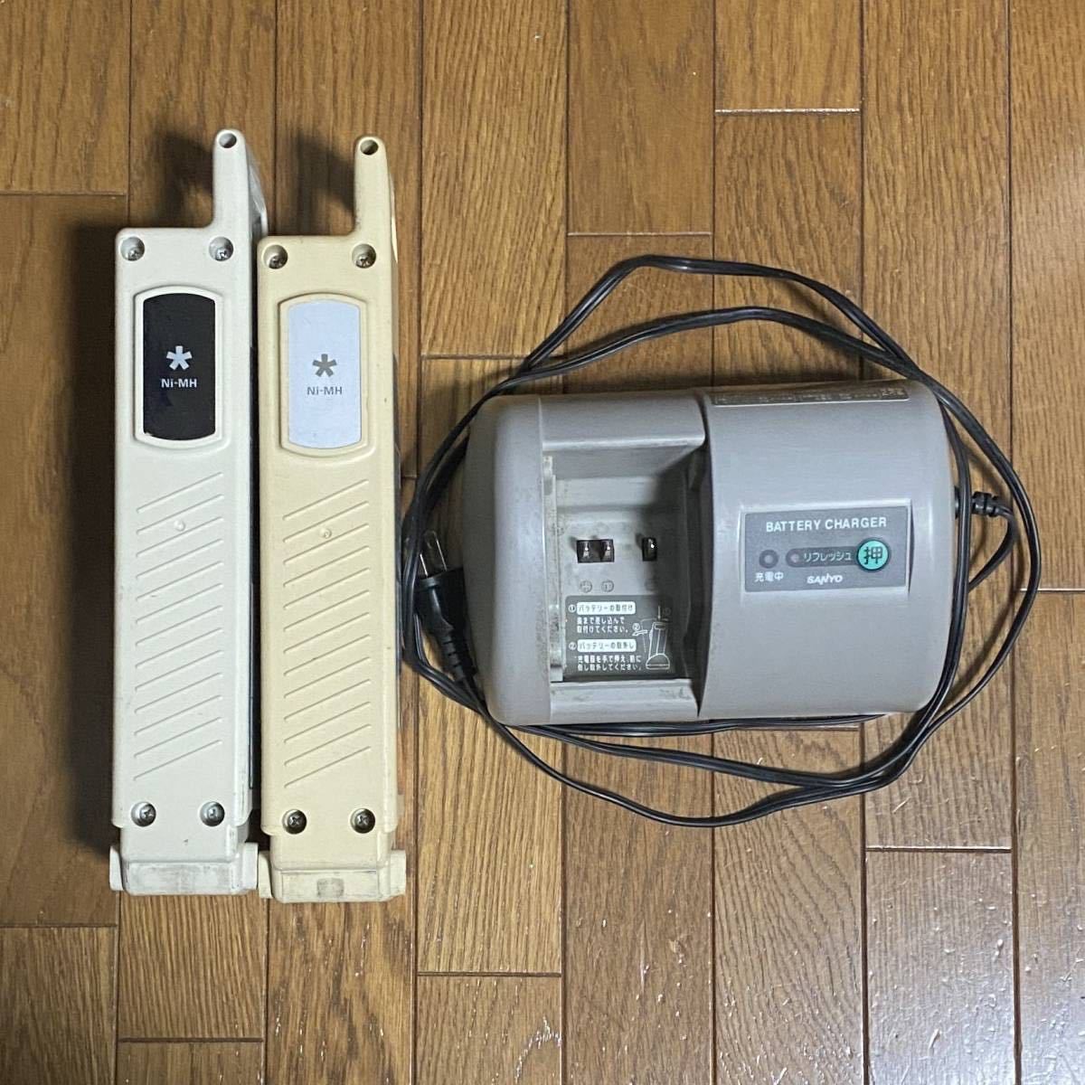 【傷や汚れあり】電動自転車用充電器 Cy Paa4とバッテリー2本 Nky402b02とcy Pe31 Sanyo サンヨー パナソニック