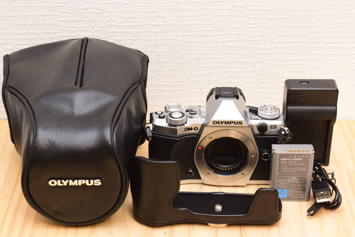 【目立った傷や汚れなし】I05 ほぼ新品 オリンパス OLYMPUS OM-D E-M5 MarkII E-M5II ボディ 【ショット数 ...