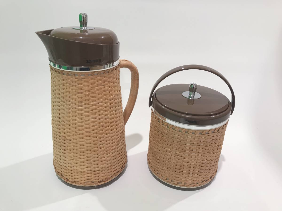 【やや傷や汚れあり】昭和レトロ 象印 ZOJIRUSHI 籐 ピッチャー DGB-10 容量 1リットル 籐 ポット 2点セット 卓上 ポット ピッチャー アンティークの落札情報詳細 ...