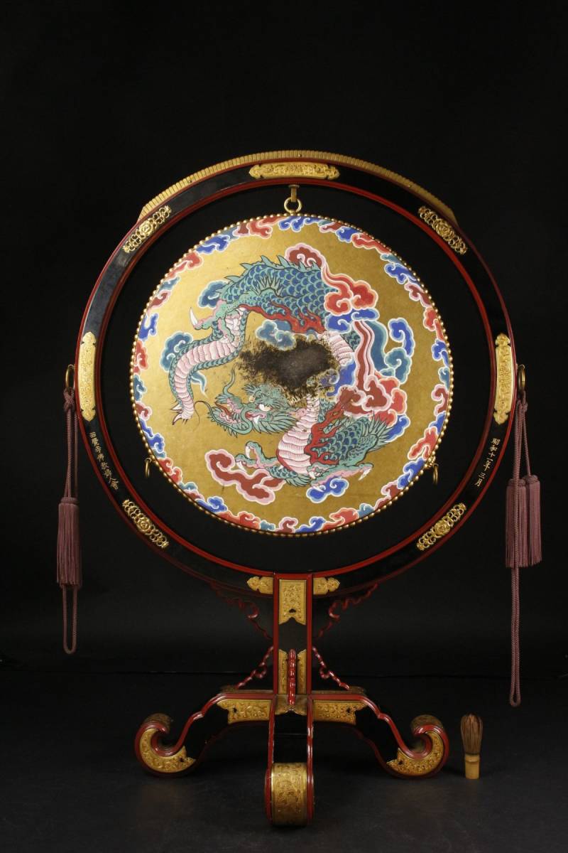 【中古】【LIG】雅楽 極彩色 龍獅子文楽太鼓 釣太鼓 特大112㎝ 細密彫金金具 昭和十一年三月 雅楽 寺院仏具 寺院引取品 [.WWP]11の落札情報詳細 - ヤフオク落札価格検索 オークフリー