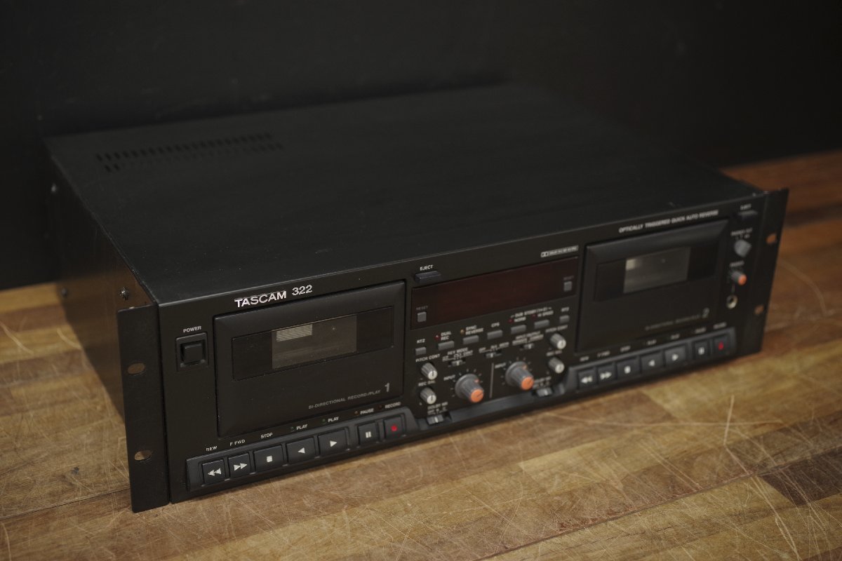 【やや傷や汚れあり】TASCAM タスカム 322 業務用ダブルカセットデッキ オートリバース/2ヘッド方式 再生動作確認済 中古 オーディオ ...