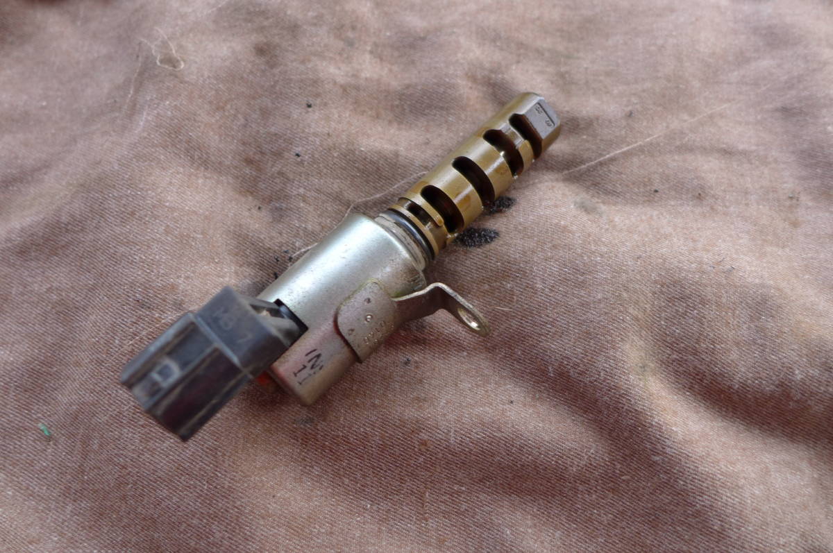 【やや傷や汚れあり】動作品 2000年 EF -VE ハイゼット トラック S210P S200P VVT オイルコントロールバルブ 13830-97201-000 ソレノイド L900 ...